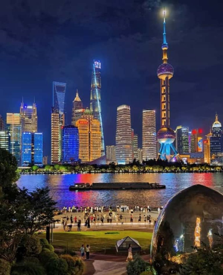 The Bund Shanghai: Ultimate Guide to Sights, Dining, and Tips