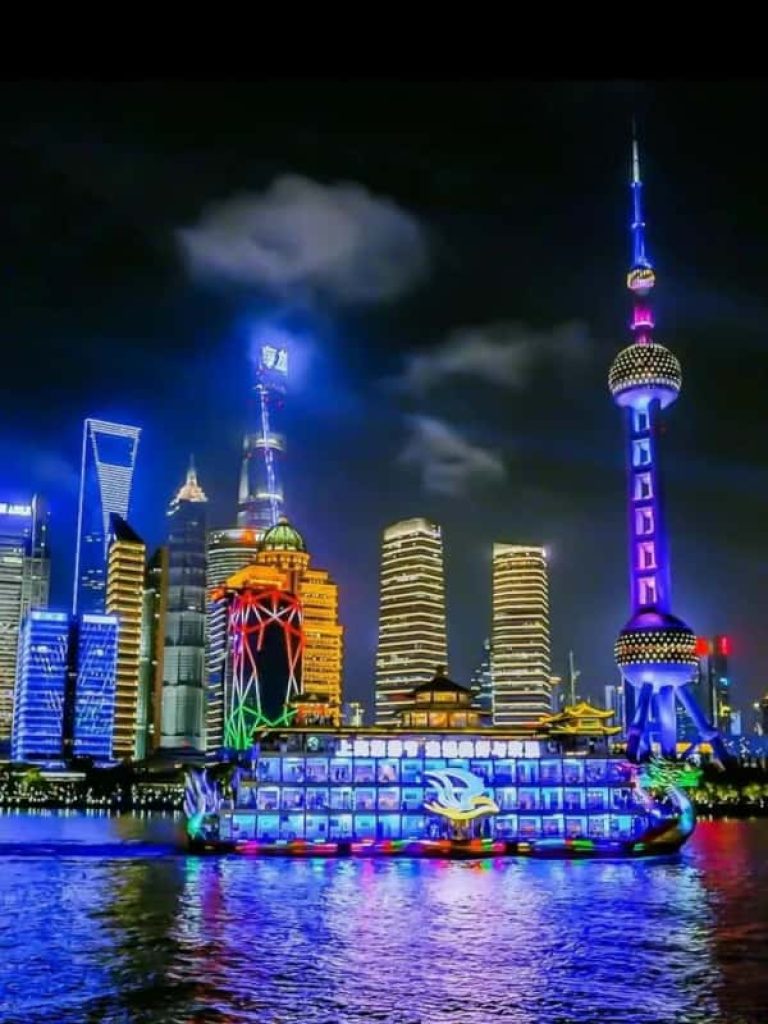 The Bund Shanghai: Ultimate Guide to Sights, Dining, and Tips