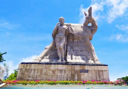 Luhuitou Park Sanya Guide 2026 | Things to Do, Map & Sunset Tips