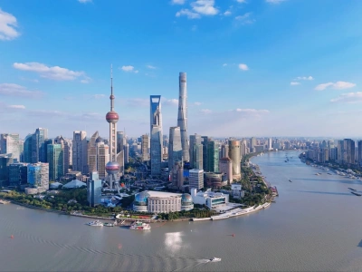 Explore Huangpu River and Huangpu River Cruise for Scenic Views in Shanghai