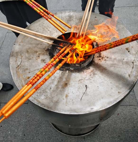 Jing'an Temple Shanghai Guide (2026): History, Culture & Tranquility