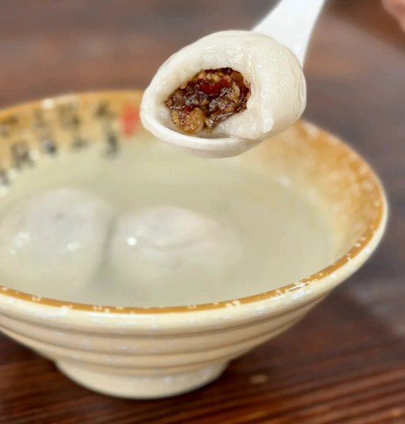 Discover Shanghai Food: Top Dishes and Dining Streets