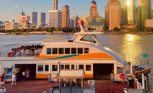 Explore Huangpu River and Huangpu River Cruise for Scenic Views in Shanghai
