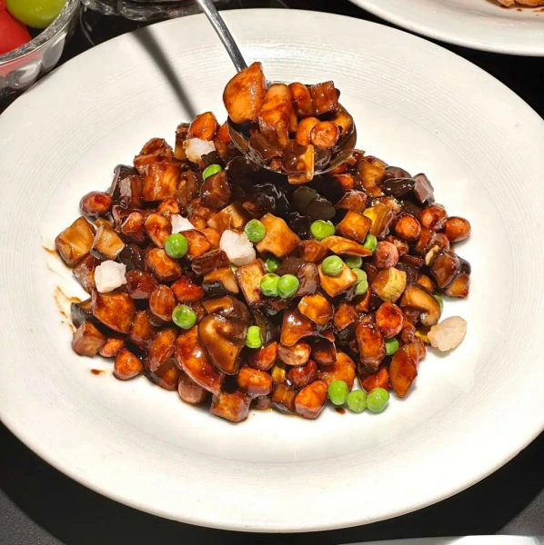 Discover Shanghai Food: Top Dishes and Dining Streets