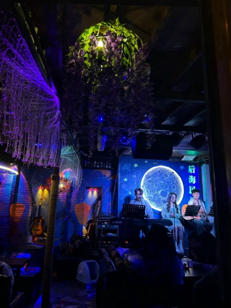 Houhai Lake Beijing 2026: Top Things to Do, Nightlife & Travel Tips