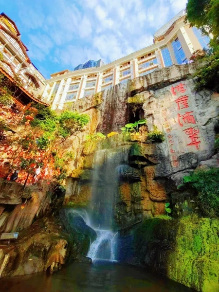 Explore Hongya Cave in Chongqing: Attractions and Travel Tips