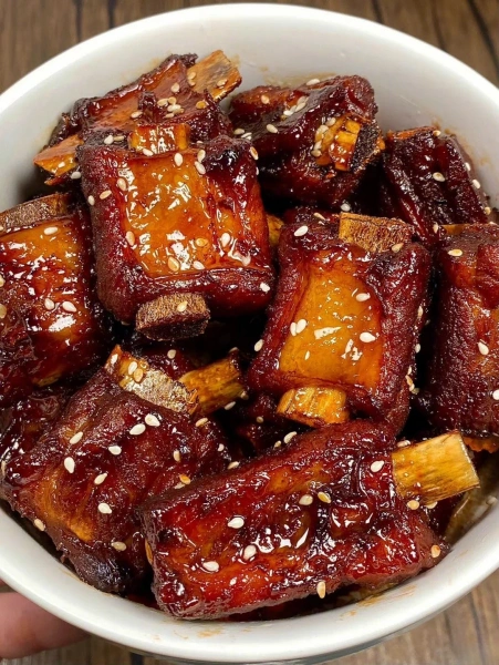 Discover Shanghai Food: Top Dishes and Dining Streets