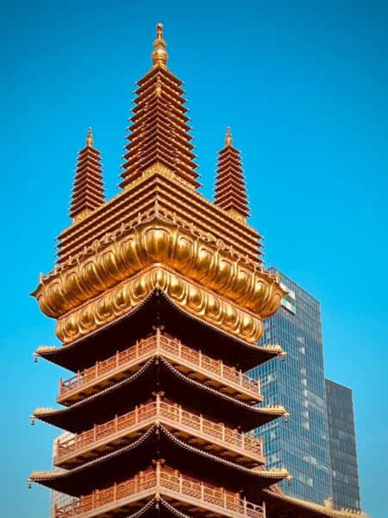 Jing'an Temple Shanghai Guide (2026): History, Culture & Tranquility